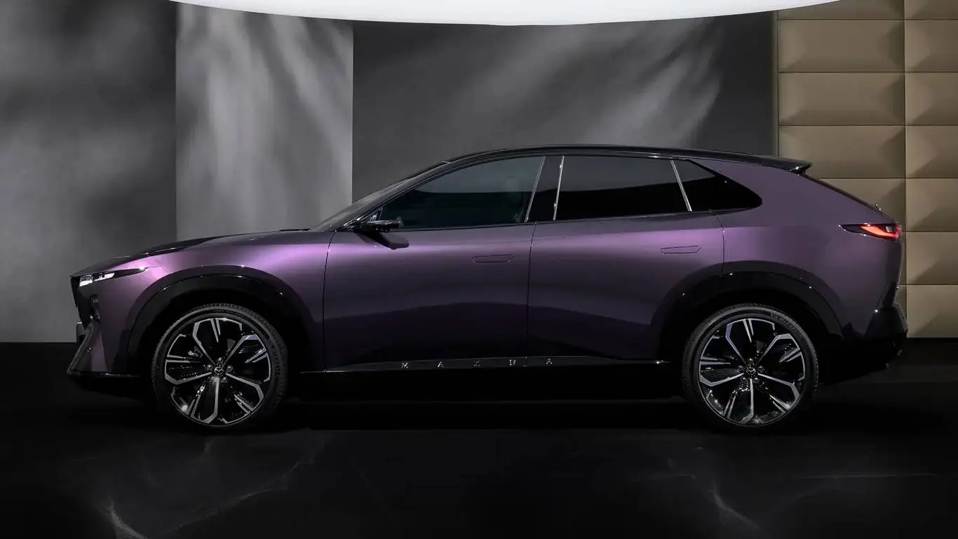 Mazda CX-6e: radikal elektrikli crossover ve dev kokpit