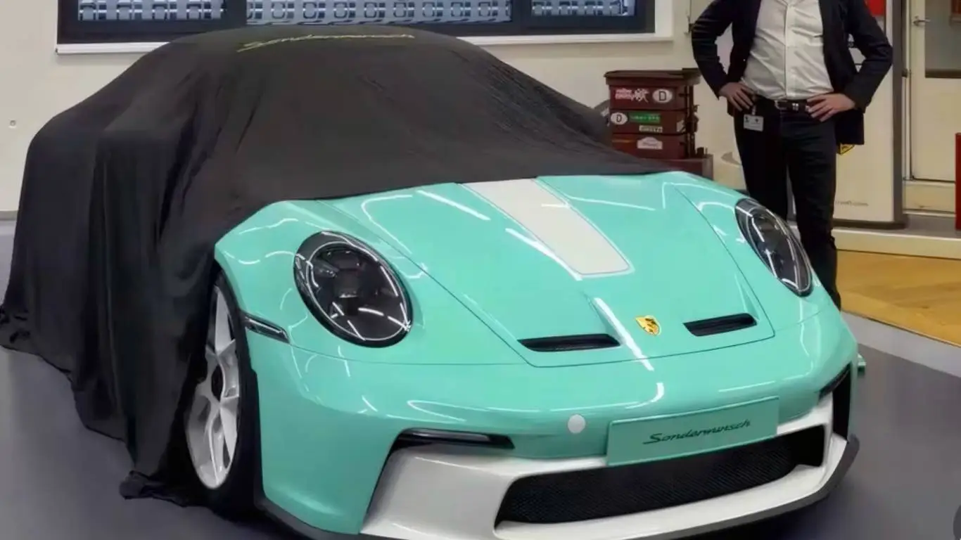 Porsche 911 S/T Funky Minty: Sonderwunsch customization for unique car