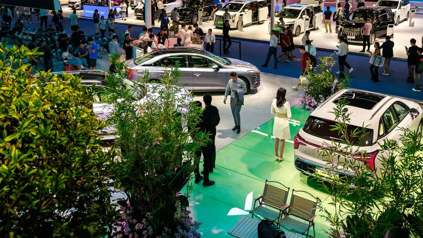 2025 라이프스타일 맞춤 베스트 카: 테슬라·포드·부가티 등 autoevolution 추천 10