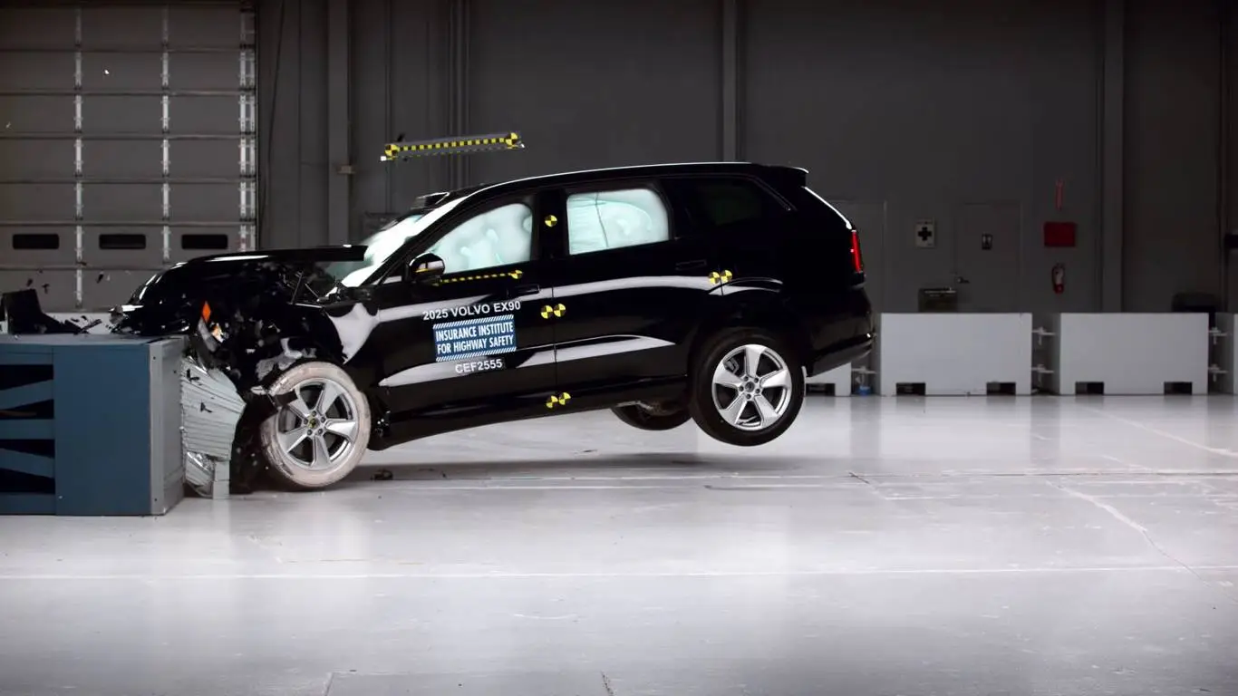 Volvo EX90 electric SUV earns IIHS Top Safety Pick+